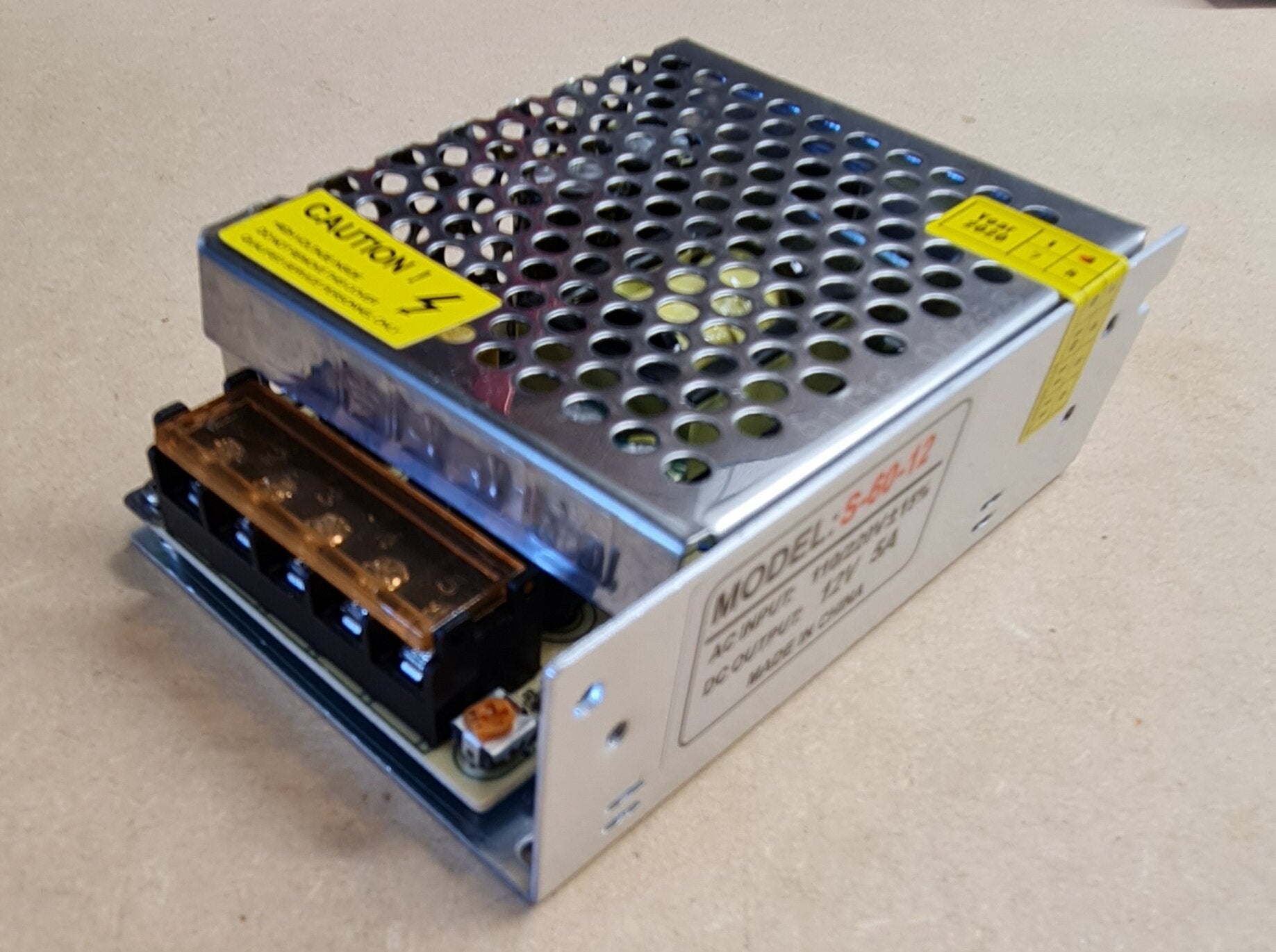 Switching Transformer 12vdc 60w 5A – Red Earth Saunas